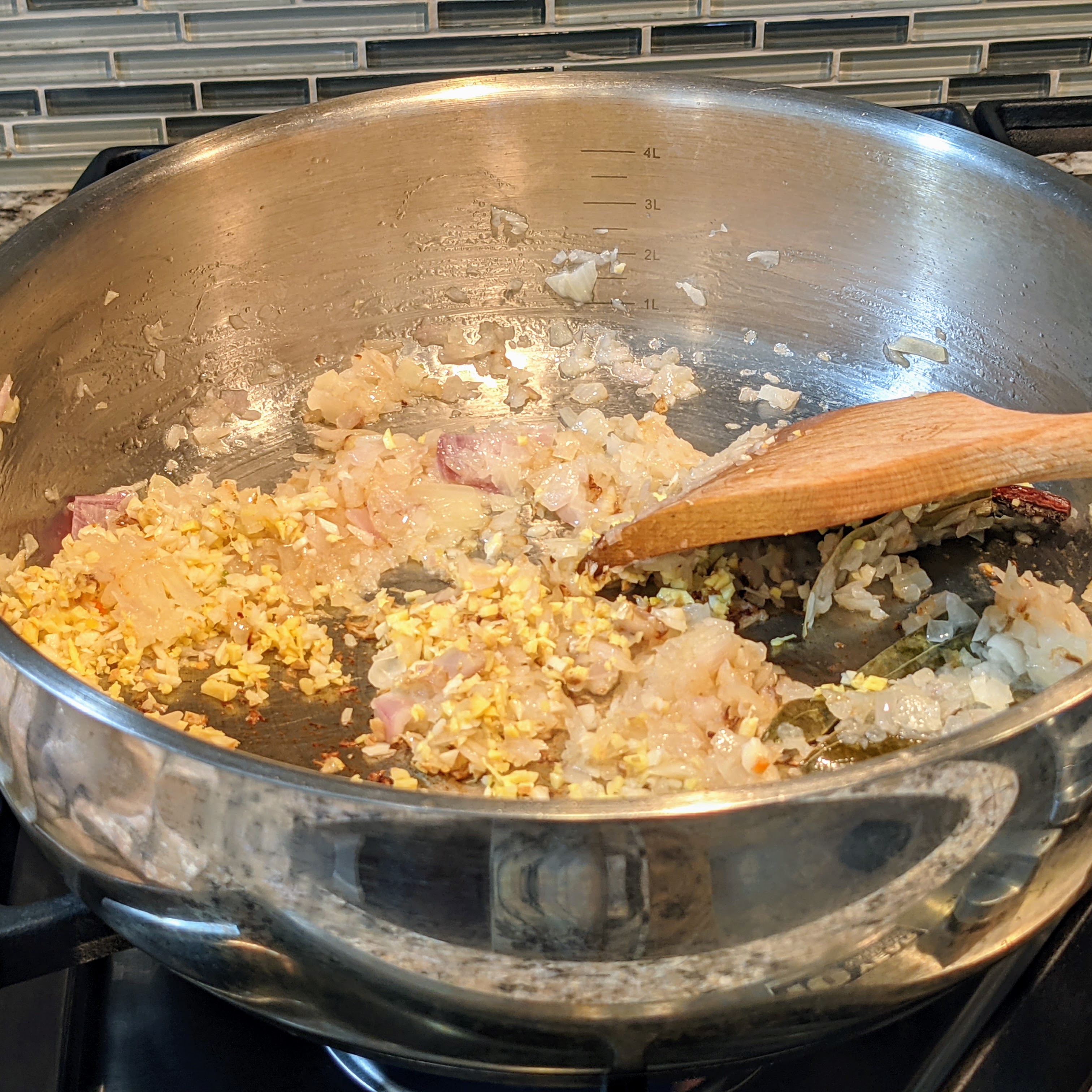 Lau Murgi (Chicken with Bottle Gourd) – Global Dine In